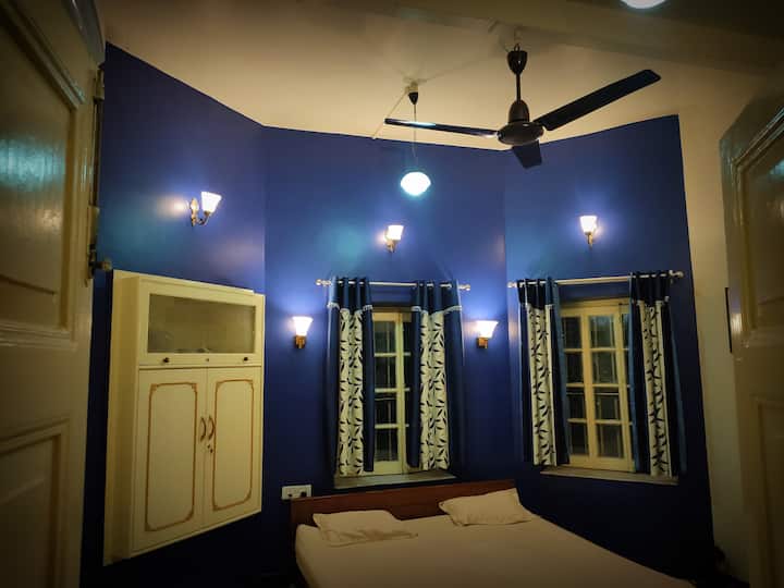 Classical Stay In The Heart Of Old Kolkata-premium - Kolkata