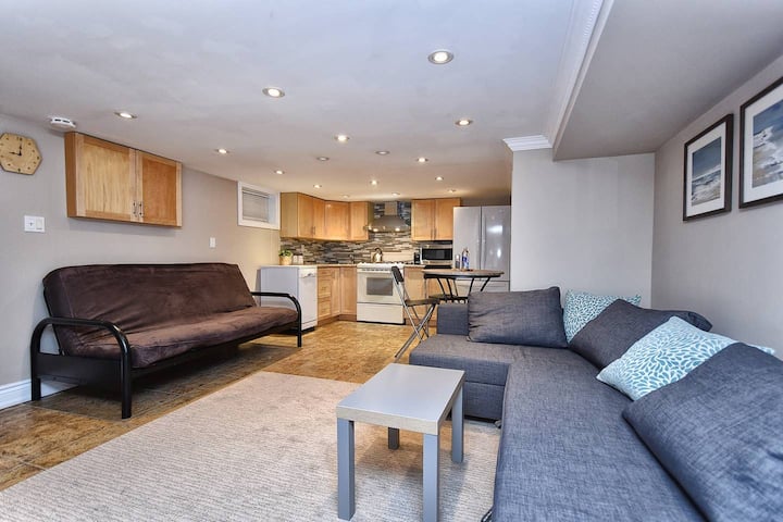 Toronto West -  Lower Level Suite - Toronto