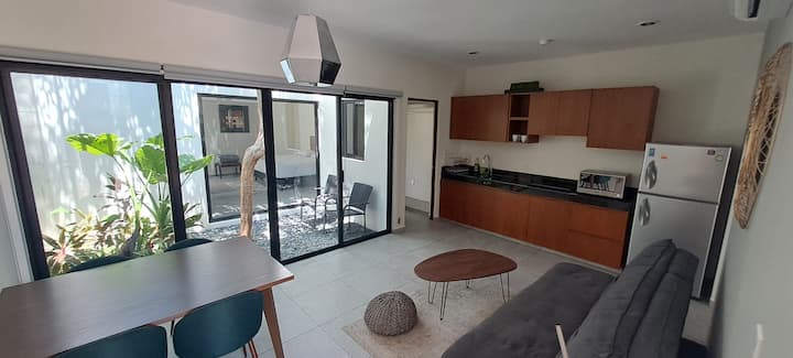 Departamento Privado, Bellisimo Y Moderno Con Estacionamiento Gratuito Con Reja Electrica. - Yucatán