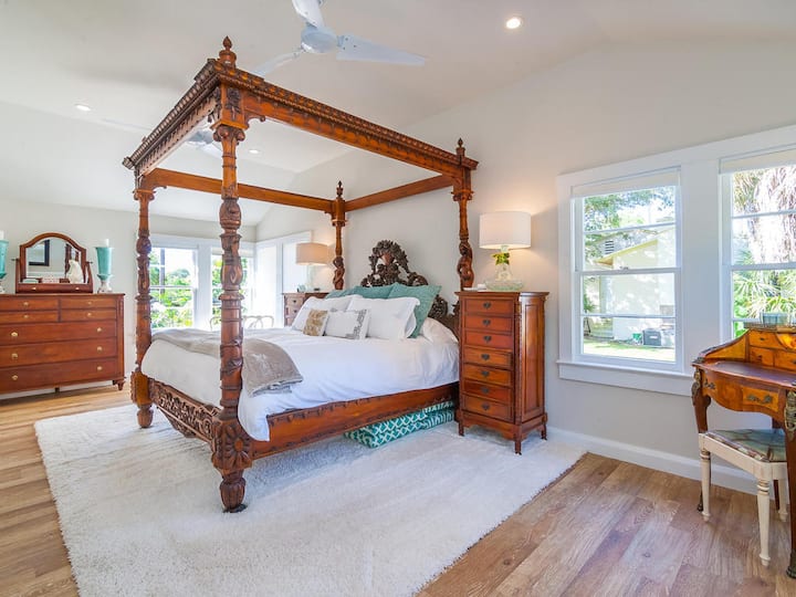 The Urban Cottage Romantic Get Away!!!! - Sarasota, FL