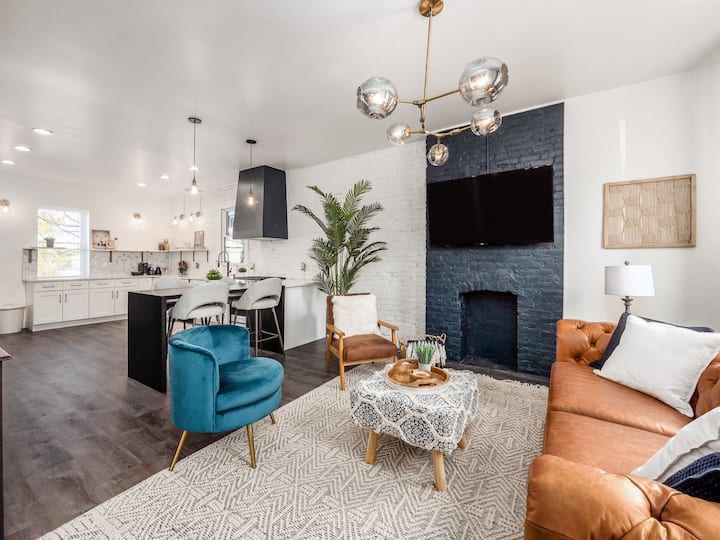 *Downtown Columbus* | Historic Luxury | Sleeps 14 - Columbus, OH