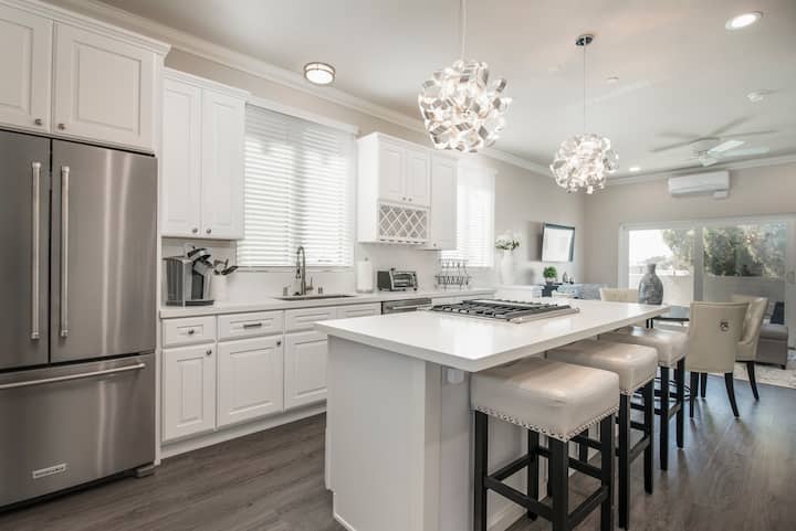 Modern Condo In Hillcrest/mission Hills - San Diego, CA