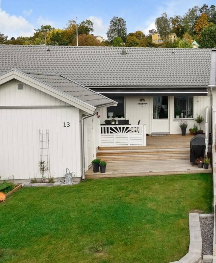 Radhus/stor Altan/gräsmatta/carport - Åby