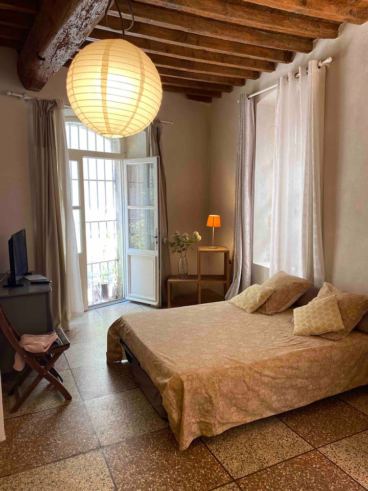 Arles , Studio Dans Le Centre Historique - Arles