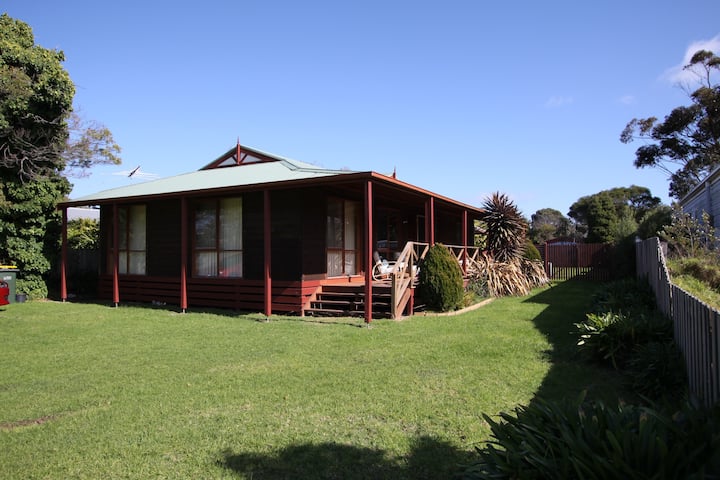 Cowes Pet Friendly Family Home - Phillip Island