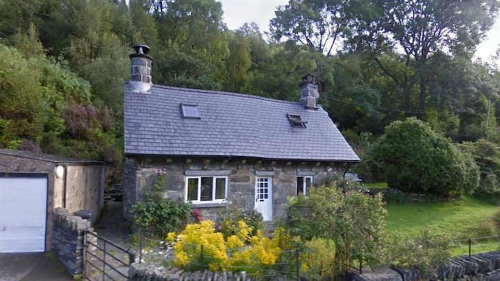 Ty Bont, Cosy Dog-friendly Cottage In Capel Curig - Betws-y-Coed