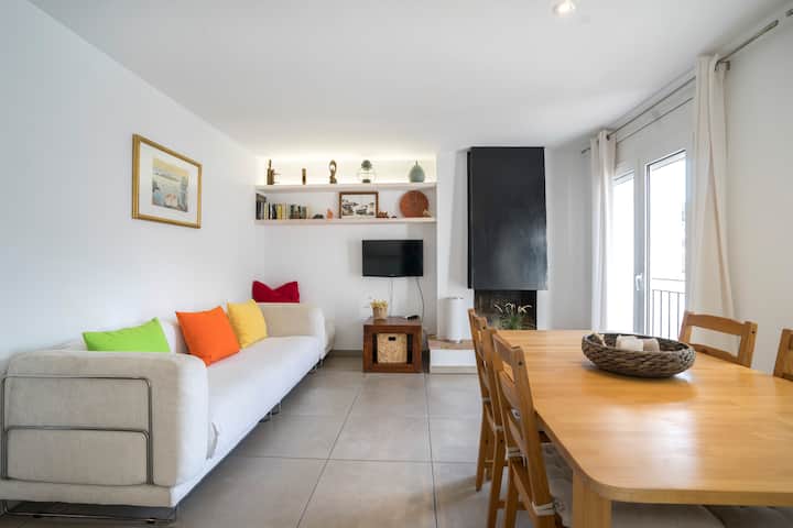 Sunny, And Super Central Cadaques Apartment - Cadaqués