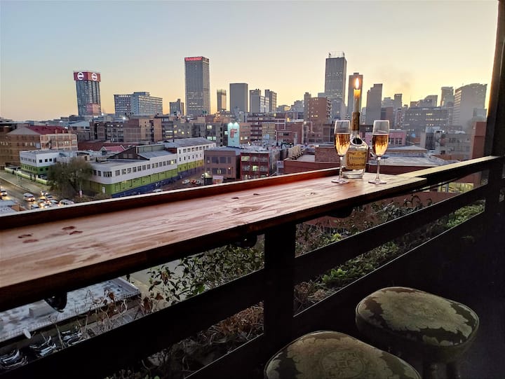 Big City Life In Joburg Centre - No Power Cuts - Johannesburg