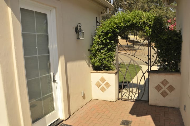 Tuscan Getaway - Auburn, CA