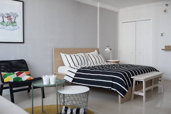 1420 Studio At The Beach - Bayview & Parking Inclu - Miami Beach, FL