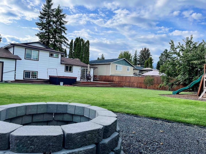 Quiet Retreat: Hot Tub, Yard & Pool Table - Spokane, WA