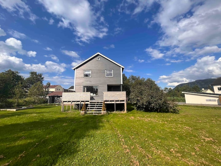 Bo Svært Sentralt I God Standard - Sortland