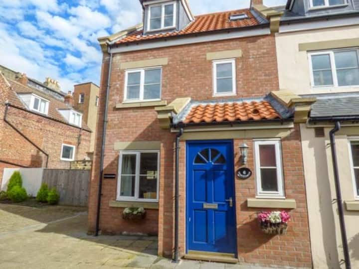 Oystercatcher Cottage, Whitby - 휘트비