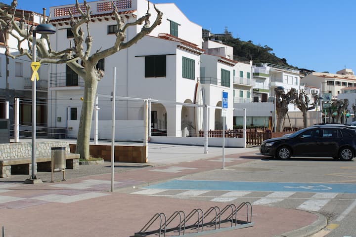 Apartamento A 50 Metros De La Playa, Muy Céntrico. - El Port de la Selva