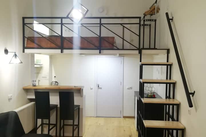 ❀ Cozy Studio With Mezzanine In City Center ❀ - Tbilissi