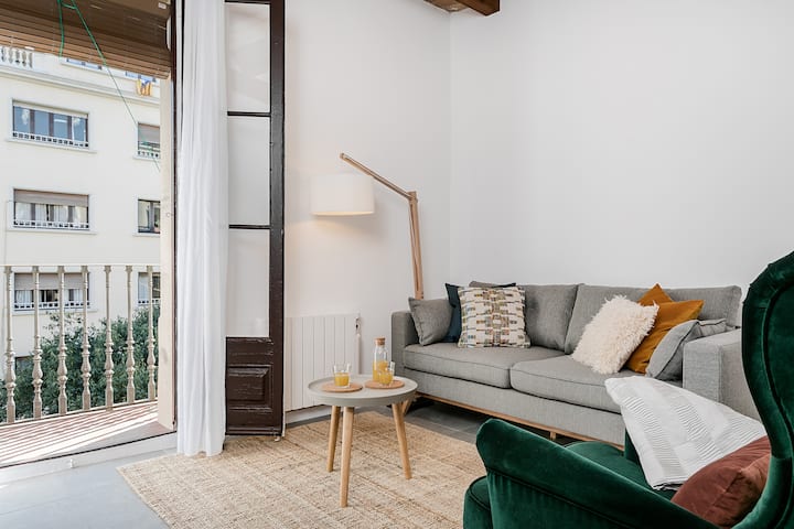 Modern 2 Bedroom Apartment Near St Antoni - Barcelona