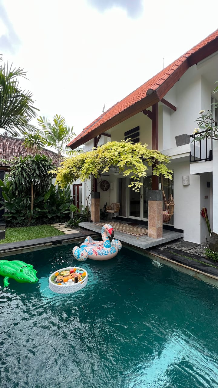 Villa Amiga-sanur, 3 Bedroom Tranquil & Cozy Villa - Sanur
