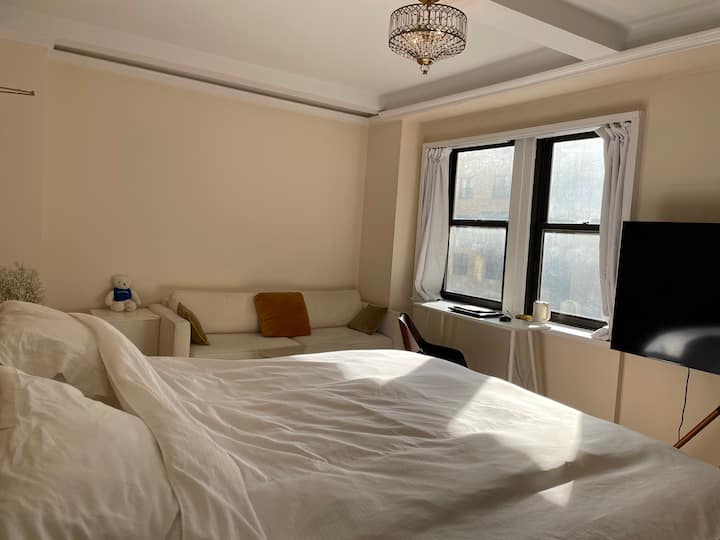 Essex House, Central Park South - Queens