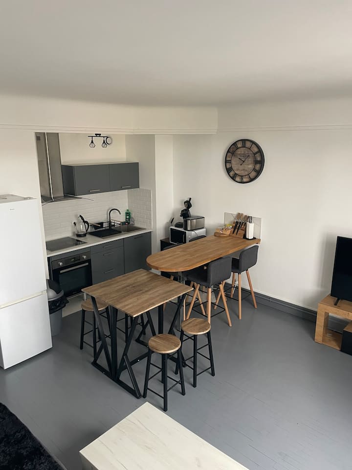 Appartement F5-4 Chambres Avec Lit Double-2 Sd’eau - Bourges