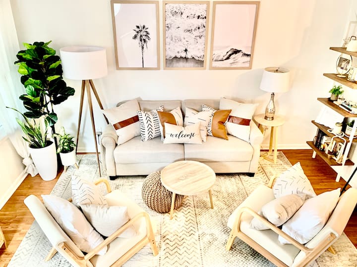 Boho Beach Bungalow — Prime Location! - Charleston, SC