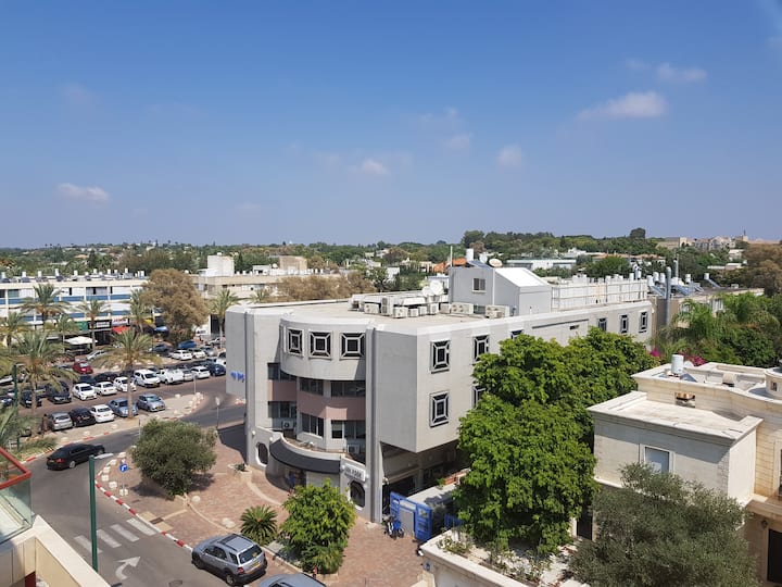 Tidy 1min Walk To  The Beach Duplex Apartment - Israel