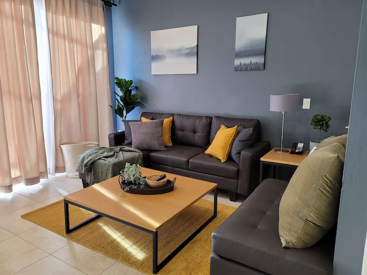 2 Br Near Disney, Private Hot Tub, No Resort Fees! - Celebration, FL