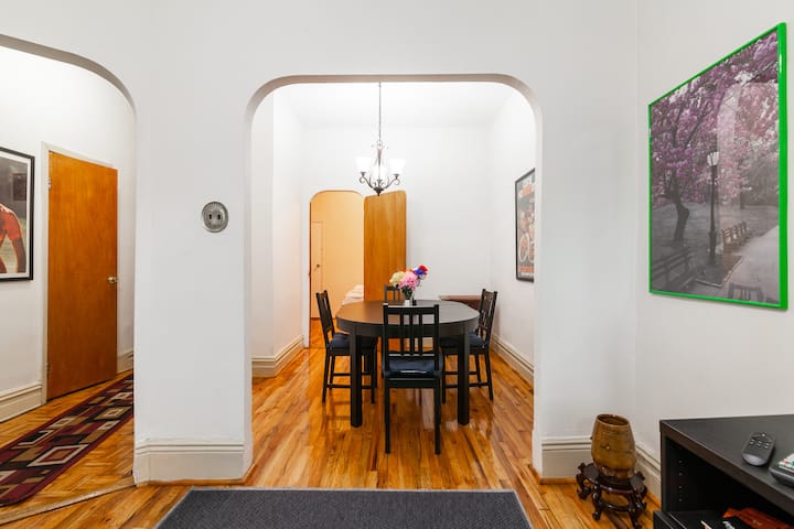 Caribbean Retreat In The Heart Of Brooklyn - Brooklyn, NY