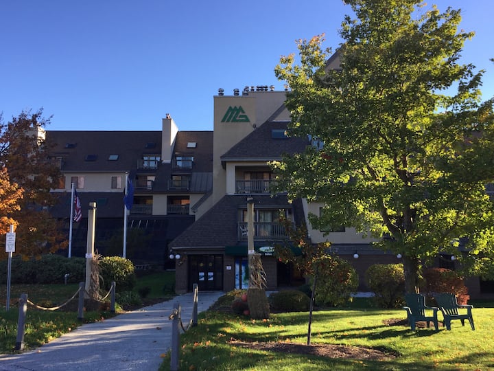 Killington Escape Walkout 2br 2ba  Main Building - Killington, VT