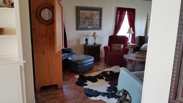 Ranch House Close To Clinton Anderson - Stephenville, TX