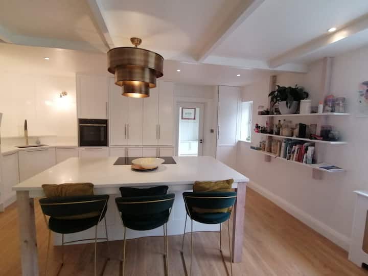 2 Homes -Beautifully Landscaped 1.5 Acre Grounds. - Killarney