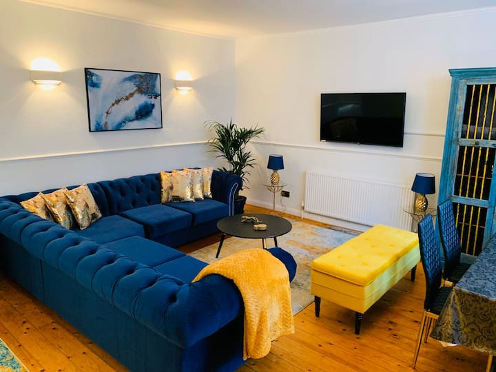 Stylish Spacious Ownentrancepad In Famous Chelsea - Fulham