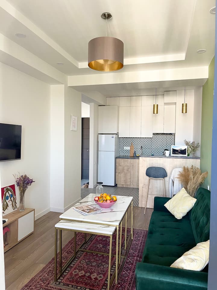 Cozy Stylish Apt W Spectacular Sunset View - Tbilisi