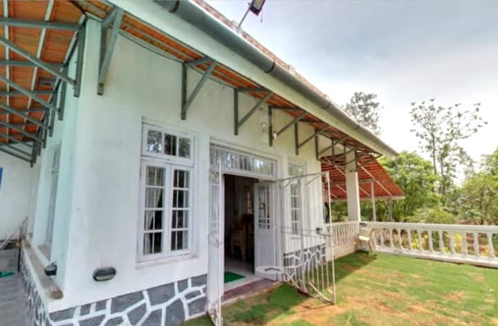 Fansi Charm By Unexplora,4bhk Farmhouse With Pool - Matheran