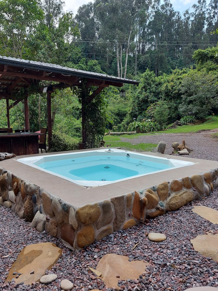 Casa De Piedra - Quito