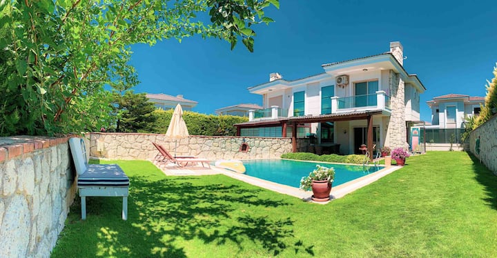 Alaçati Luxury Private Villa, Mustakil Havuzlu - Çeşme