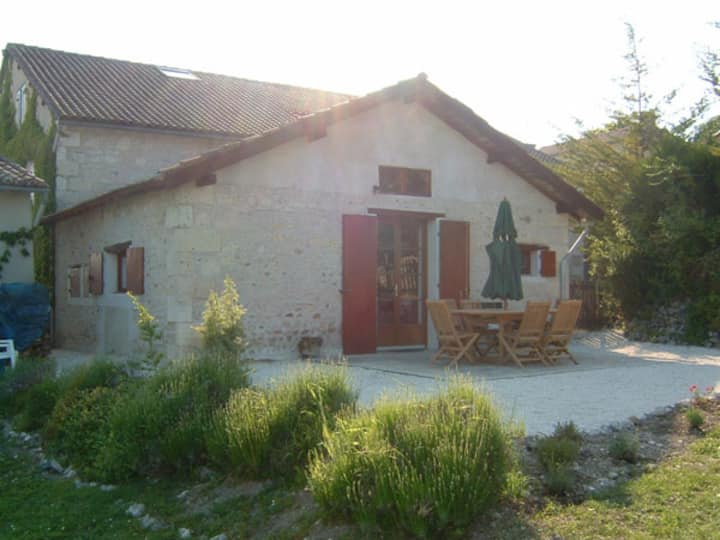 Lovely Three-bedroom House Plus Pool, Dordogne! - Aubeterre-sur-Dronne