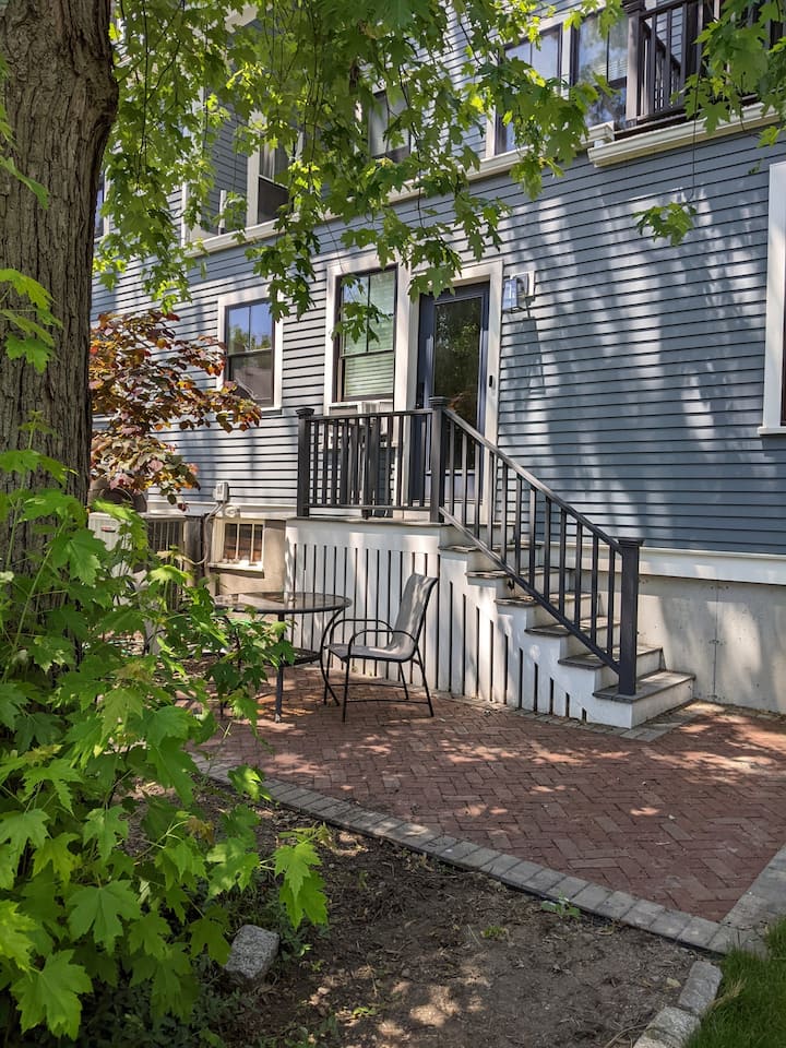 Peaceful Garden Apartment - Boston, MA