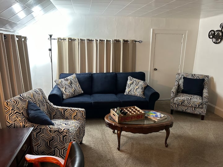 2 Bedroom Upper -Racine - ラシーン, WI