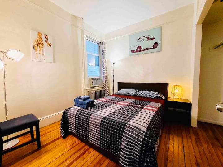 Private Room In Jc Heights Minutes To Nyc/hoboken - Hoboken, NJ