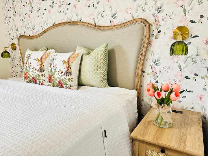 The Atlantic Apt. 4 | Close To The Beach | Newport - Newport, RI