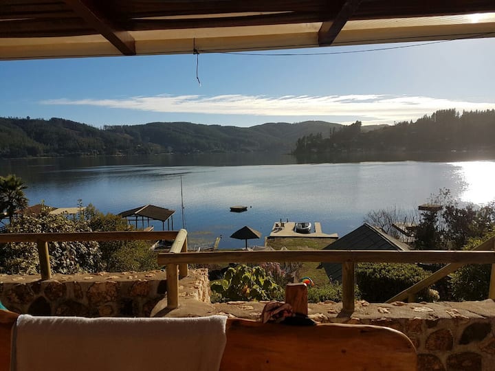 Casa Orilla Lago Vichuquén - Región de Maule, Chile