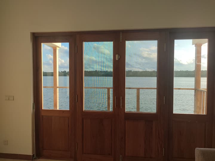 Queen Bedroom - Vanuatu