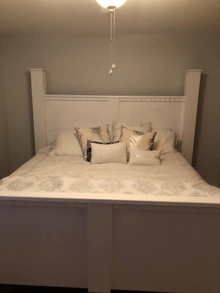 Beautiful Suite Between Track And Saratoga Lake - Saratoga Springs, NY