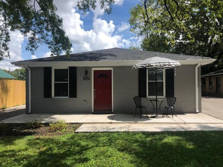 Minutes South Of Downtown Nashville - Nashville, TN