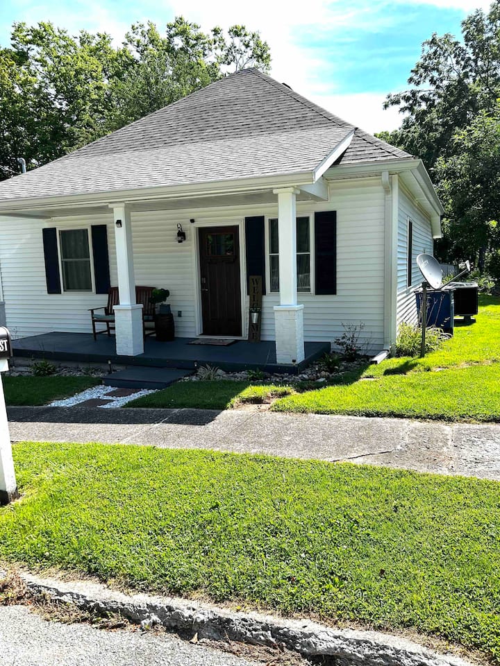 Cozy House - Bedford, IN