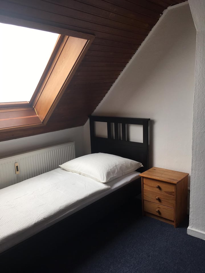 1-zimmerwohnung Dachgeschoss - Düsseldorf