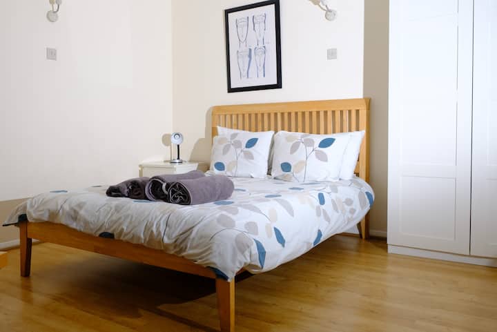 Thieves Garden Apartment - Maidenhead