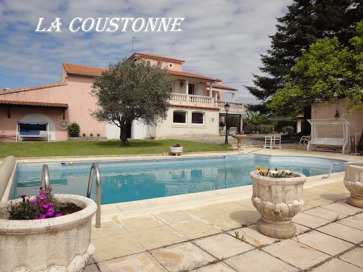Grande Villa Avec 4 Chambres Et 2 Salles De Bain - Café de la Paix