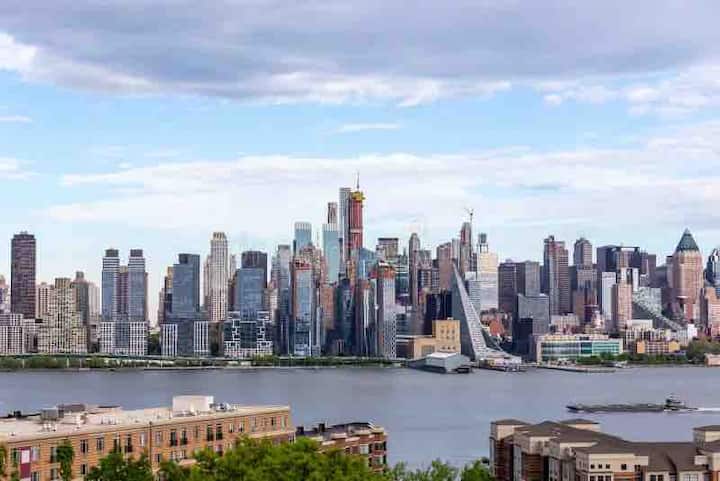 Big 1 Bedroom Apt 15 Mins To Nyc With Free Parking - Queens, NY