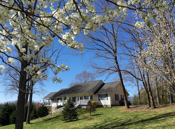 Smoky Mountains Getaway - Franklin